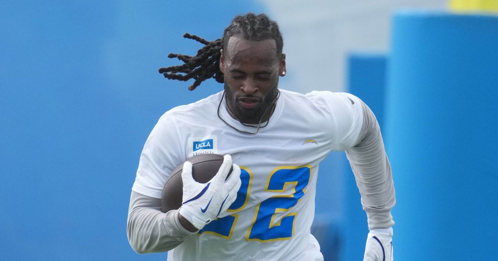 Chargers RB Najee Harris Now Predicted To Miss First 4 Games Due To ...