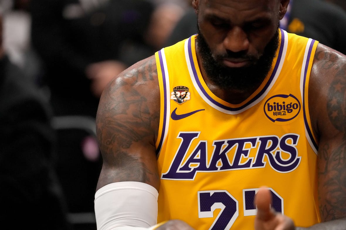 2 Names Emerge As Top Lakers Trade Rumors As Deadline Looms - LAFB Network