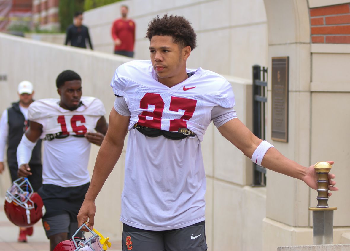 3 USC Trojans Named In Freshmen Watch List For 2025 Season - LAFB Network