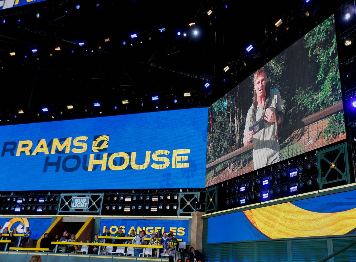 Nfl Rumors Execs Believe Los Angeles Rams Make Unprecedented Move In